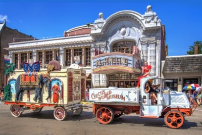 Circus PARADE WAGONS ⋆ Baraboo's Big Top Parade